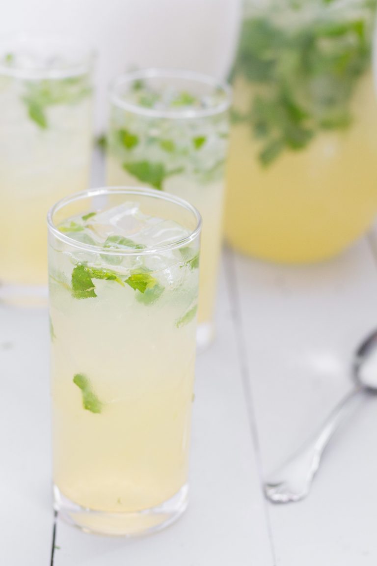 Low FODMAP Mint Lemonade - A Little Bit Yummy